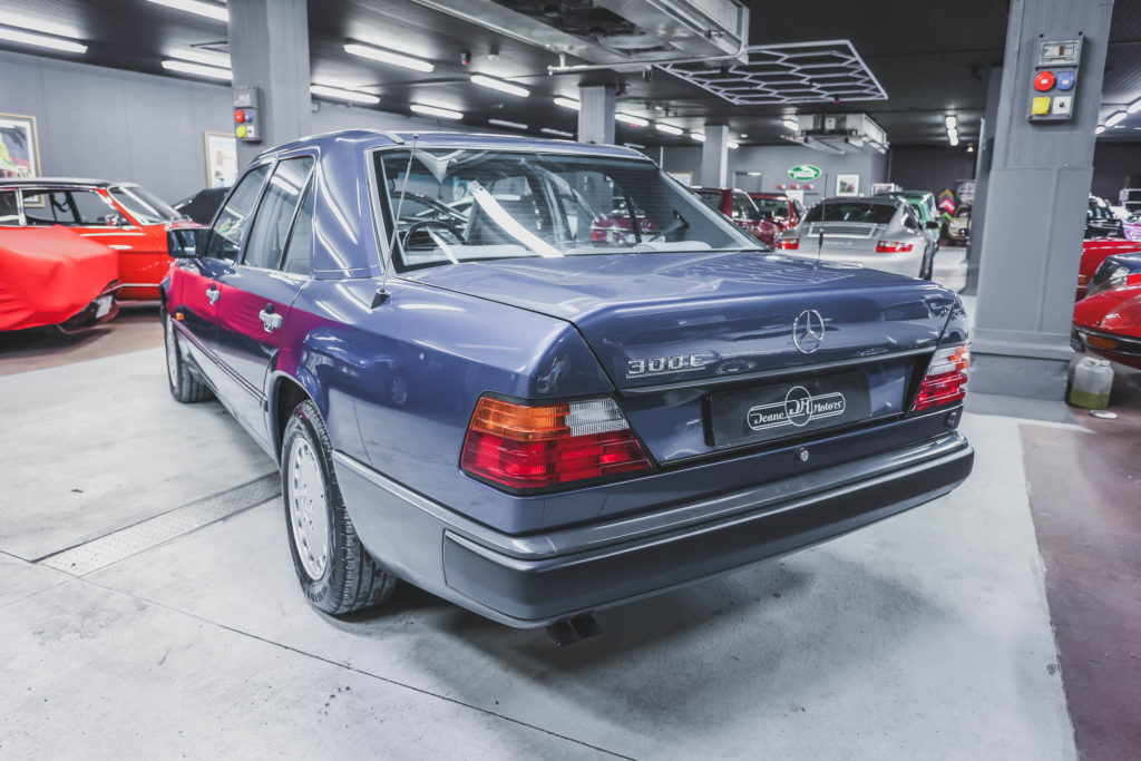 Mercedes W124 300E - Deane Motors